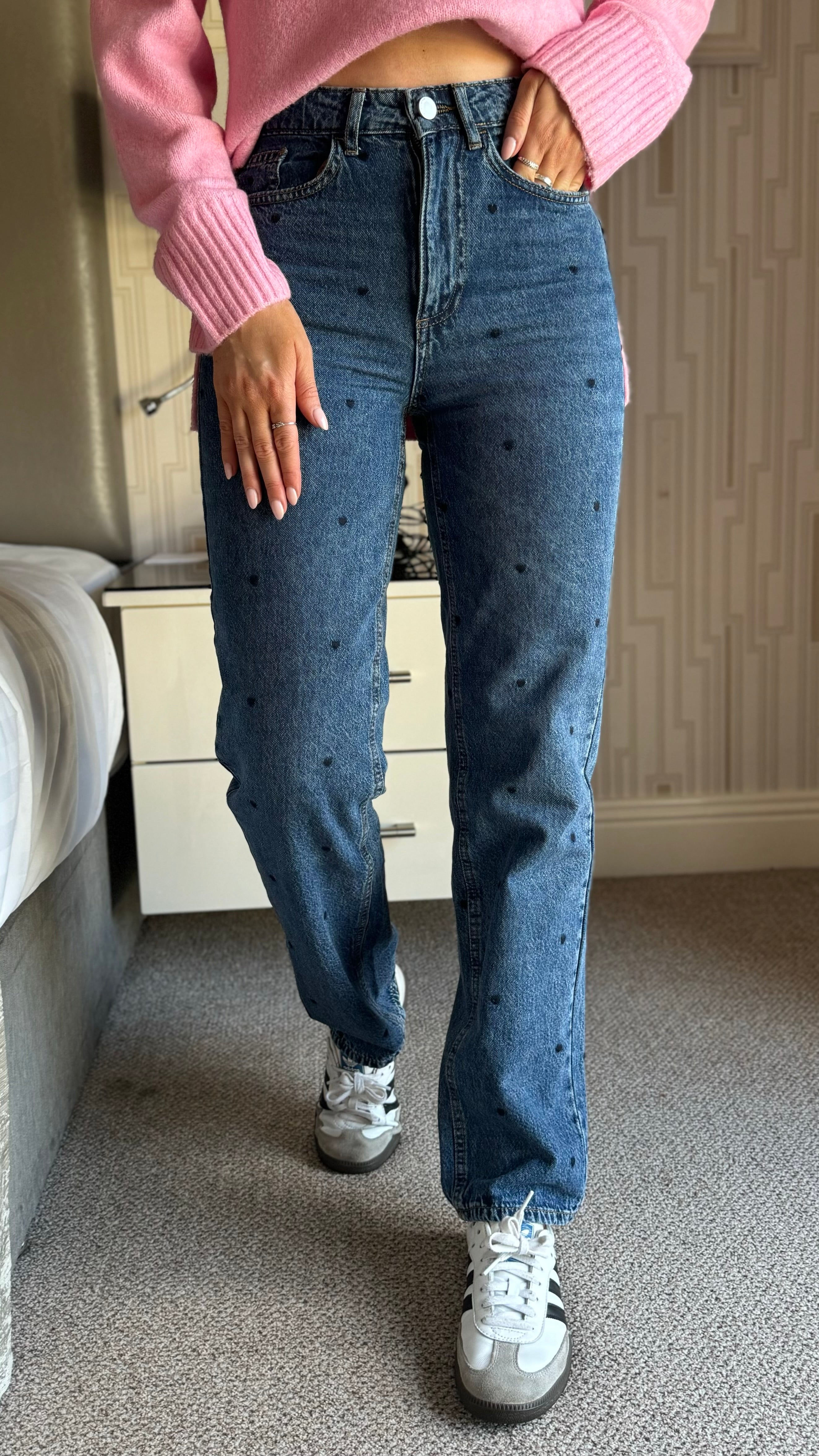 Khloe Mid-Blue Denim Heart Print Straight Leg Jeans – Get That Trend